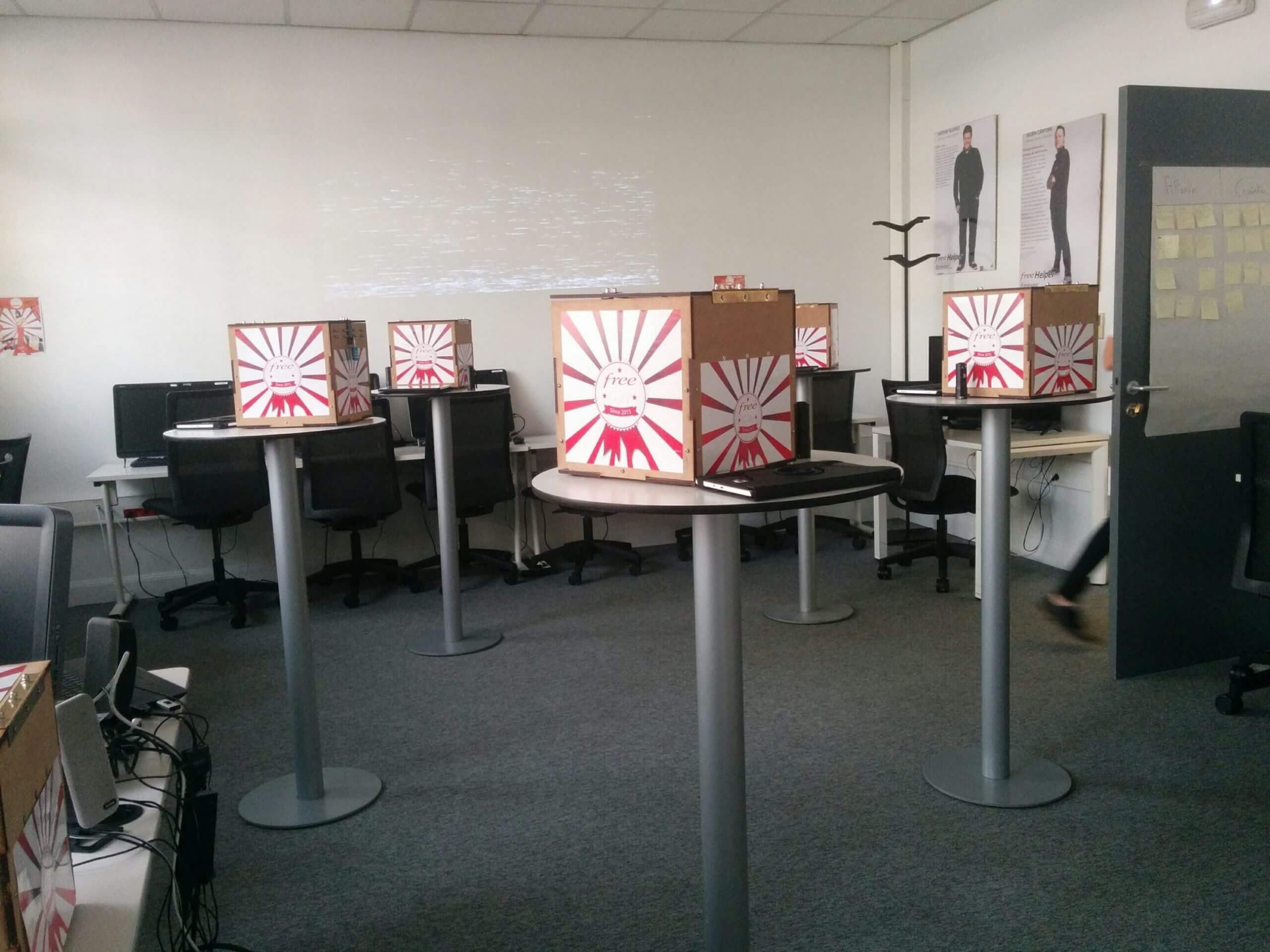 Escape room kit: bring the experience to your workplace